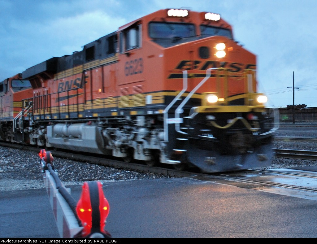 BNSF 6623 close up as she passes me at Havana St. crossing.